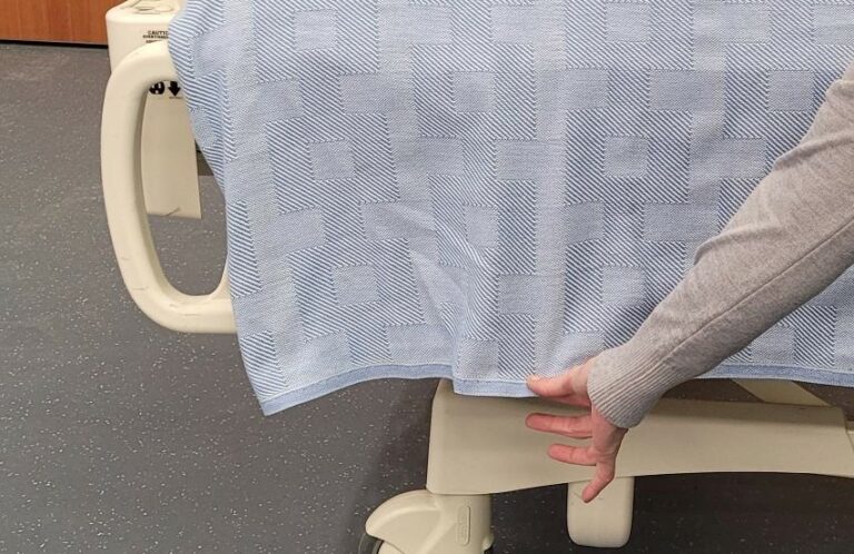 5.3 Bedmaking Procedures – Personal Care Skills for Health Care Assistants